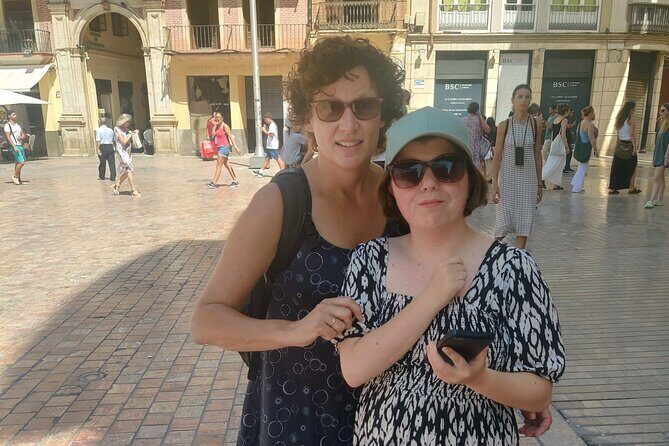 Malaga Scavenger Hunt and Sights Self-Guided Tour - Who Should Consider This Tour?