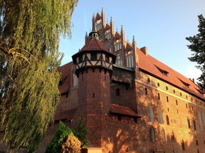 Malbork Castle Tour: 6-Hour Private Tour - Who Should Consider This Tour?