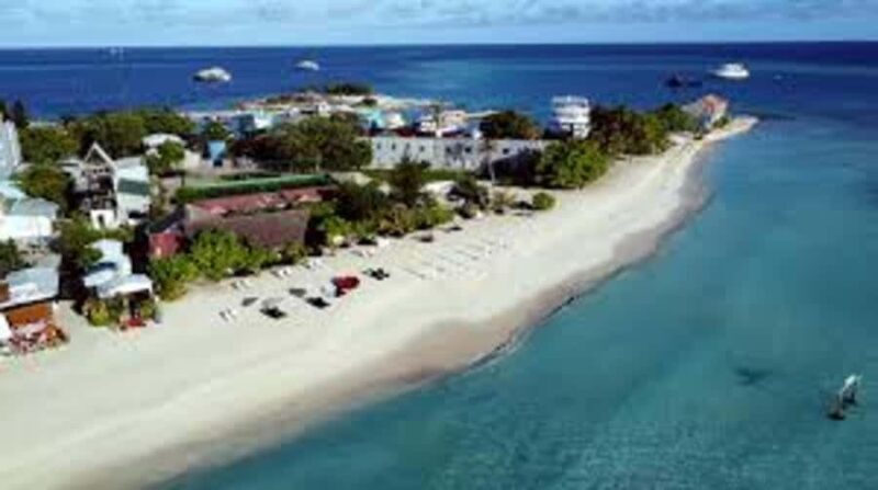 Maldives: Gulhi Island Day Trip with Lunch and Snorkeling - The Journey Begins: Speedboat Ride from Malé