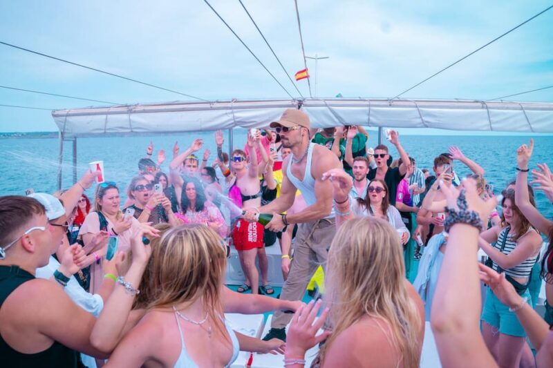 Mallorca: Boat Party with DJ, Buffet and Entertainment - An Authentic Mallorca Party on the Water