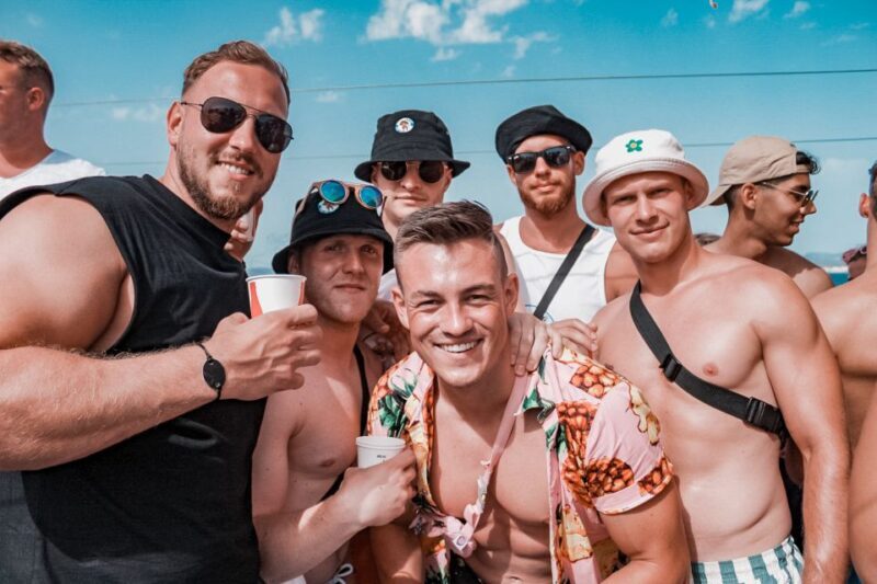 Mallorca: Boat Party with DJ, Buffet and Entertainment - FAQ