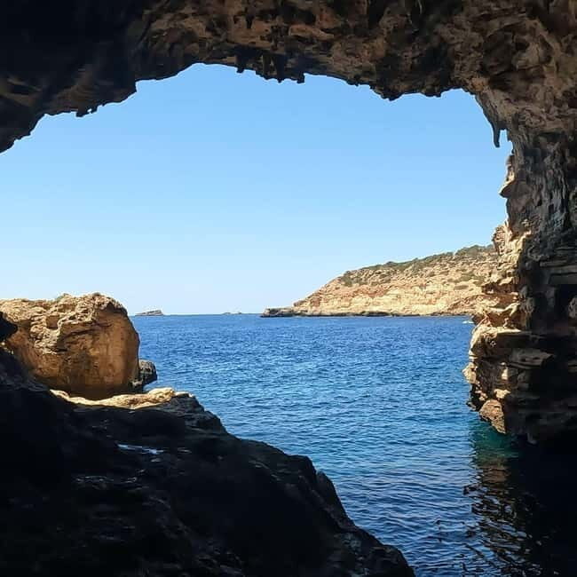 Mallorca: Private Boat Tour with Snorkeling & Snacks - Key Points