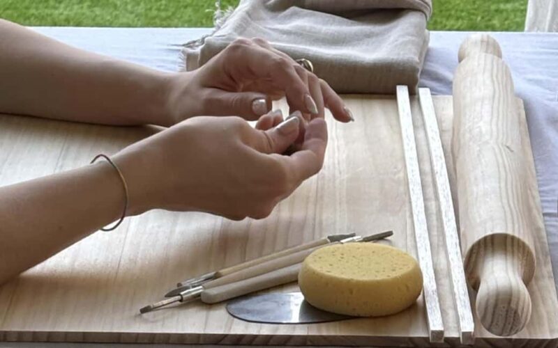 Mallorca: Private Wine and Ceramics Workshop with Artist - An In-Depth Look at the Ceramic Experience in Mallorca
