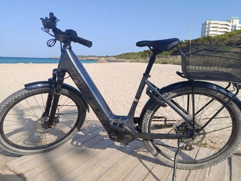 Mallorca: Touring or electric bike rental in Cala Millor - Riding the Promenade and Exploring Nearby Spots