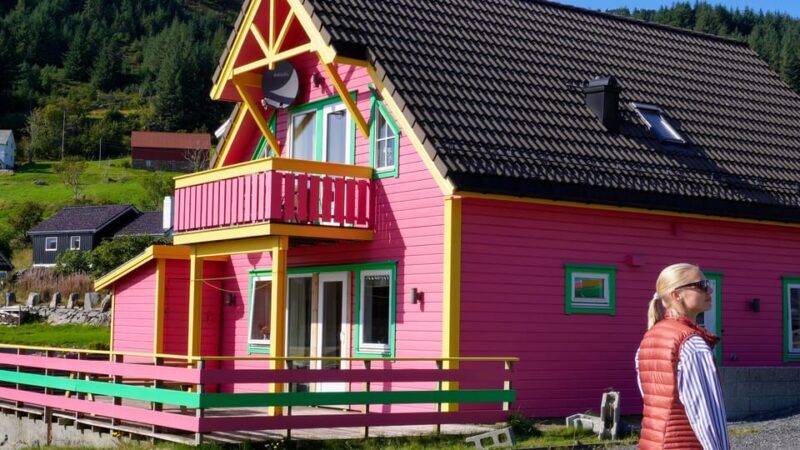 Måløy: Kannesteinen and Colorful Village Tour - Key Points