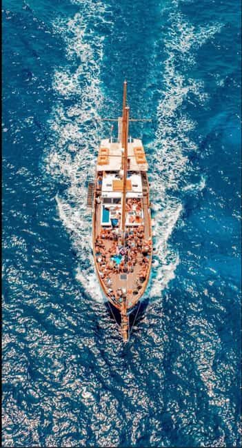 Malta: Blue lagoon, Gozo & Crystal Lagoon Sea Caves - The Boat & Facilities