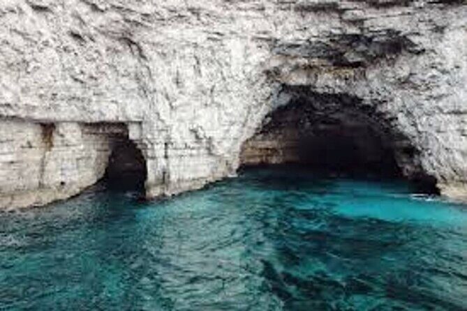 Malta: Comino Cruise and Jeep Tour with lunch and Transport - Introduction to the Tour Experience