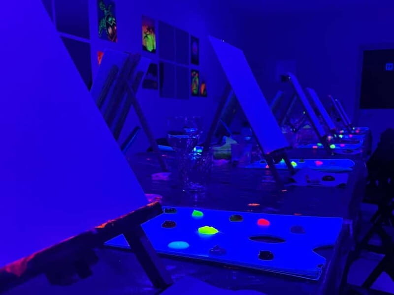 Malta: Glow-in-the-Dark Drink & Paint Experience - Key Points