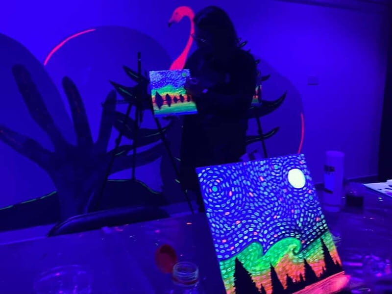 Malta: Glow-in-the-Dark Drink & Paint Experience - Itinerary and Atmosphere