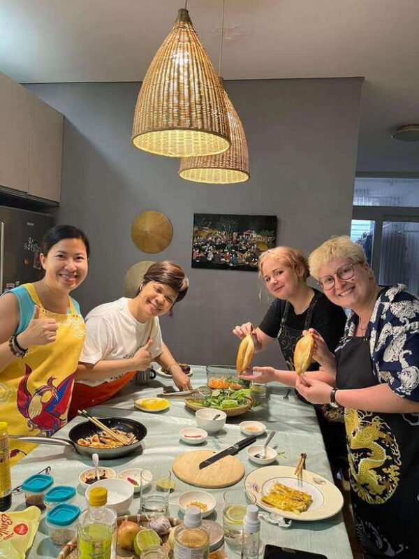 Mama Lan's Home Cooking Class with 30+ Years of Experience - Key Points