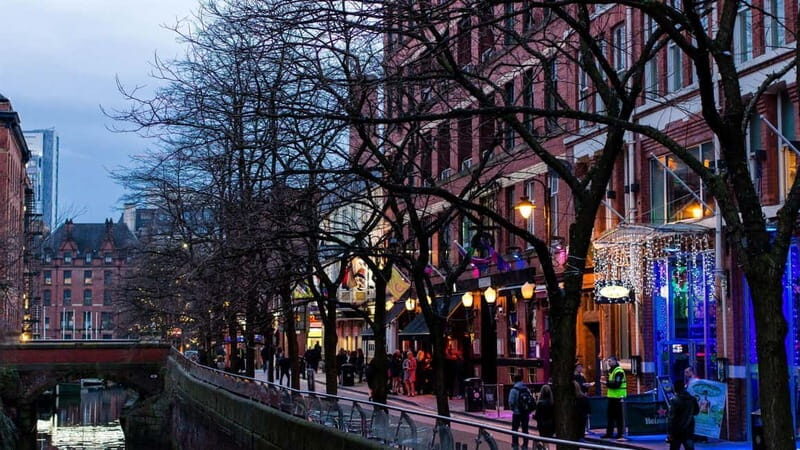 Manchester: Highlights & Hidden Gems Private Walking Tour - Hidden gems and green escapes