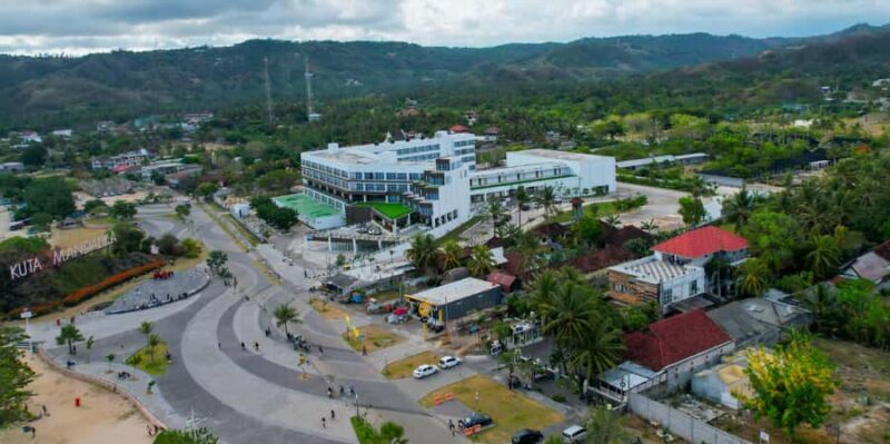 Mandalika, Lombok: Beach Hopping Tour & Sasak Traditions - Key Points