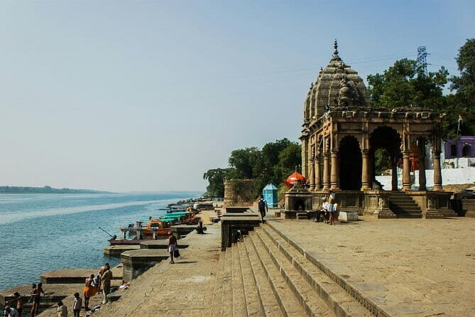 Mandu & Maheshwar Day Tour from Indore with Guide & Entrances - Exploring the Ancient Marvels of Mandu