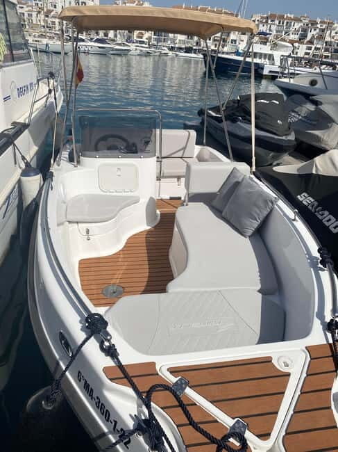 MANGO BOAT - Unlicensed boat in Puerto Banús - Who Will Love Mango Boat?