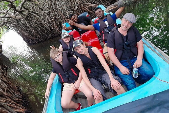 Mangrove Forest Boat Tour in Kalpitiya - The Experience in Detail: What to Expect from the Kalpitiya Mangrove Boat Tour