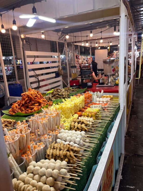 Manila Night Market with Local Guide - Who Should Consider This Tour?