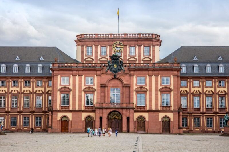 Mannheim, guided costume tour: Hangmen, Witches, Huguenots - Mannheim Guided Costume Tour: Hangmen, Witches, Huguenots – A Deep Dive into the Citys Past