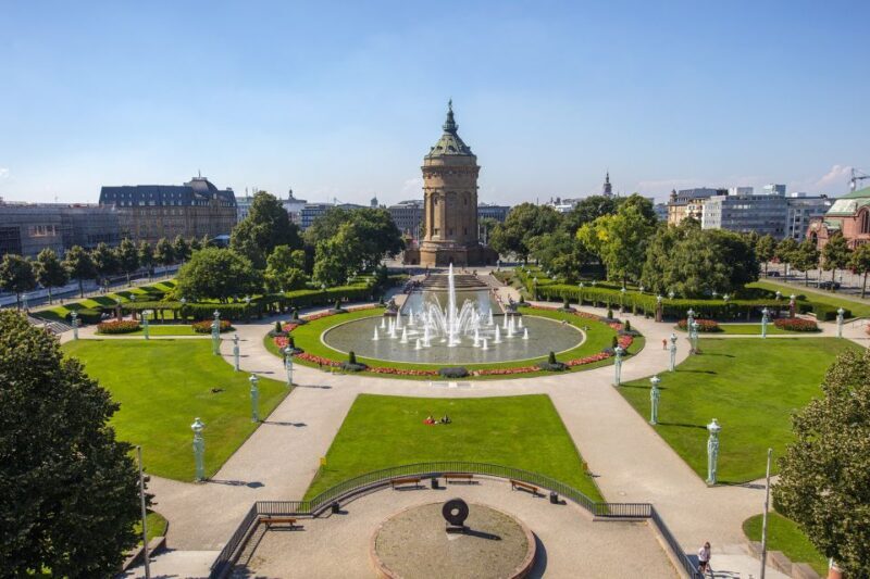 Mannheim, guided costume tour: Tour with Night Watchman - Key Points