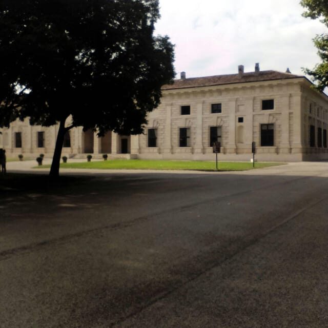 MANTOVA: OZIANDO TRA I GIGANTI: Visit to Palazzo Te - Exploring Palazzo Te: What Makes It Special