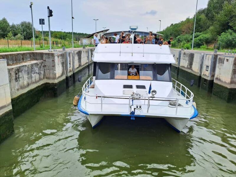 Mantua: Boat trip with a tour guide from the park to the port with the water lift - Who Should Consider This Tour?