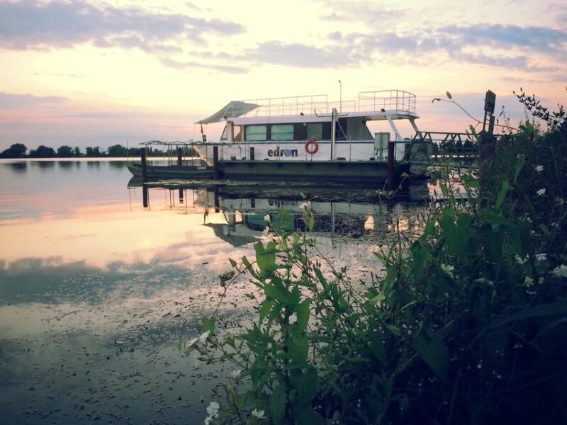 Mantua: Lake Superior among the Lotus flowers - A Unique Way to Experience Mantua’s Nature