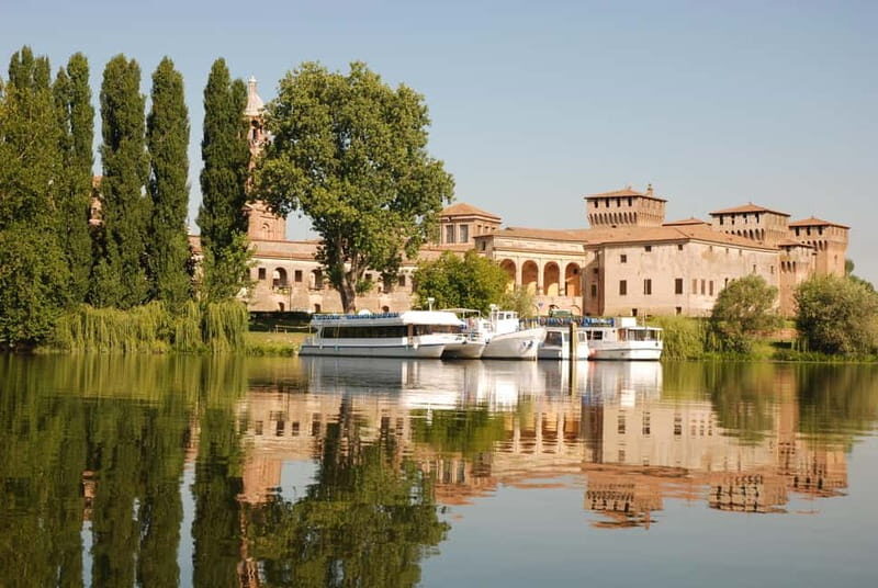 Mantua Lakes and Vallazza Oasis: a timeless boat trip - Key Points
