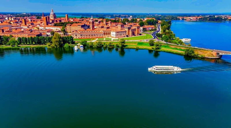 Mantua: Morning boat tour + Afternoon: guided visit to the city center - An In-Depth Look at the Mantua Experience
