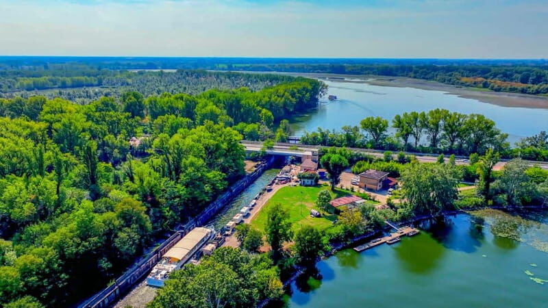 Mantua: Panoramic Cruise with Guide, Natural Oasis and Water Elevator - An In-Depth Look at the Mantua Waterway Tour