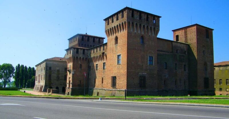 Mantua: Town Highlights and Monuments Walking Tour - Exploring Mantua: Town Highlights and Monuments Walking Tour