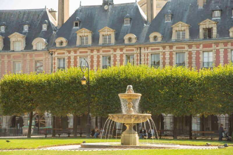 Marais: Discover the Medieval Heart of Paris - Venturing Into the Jewish Quarter