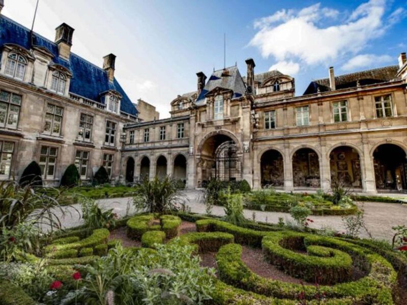 Marais District of Paris Guided Walking Tour - Setting the Scene: The Neighborhood’s Evolution