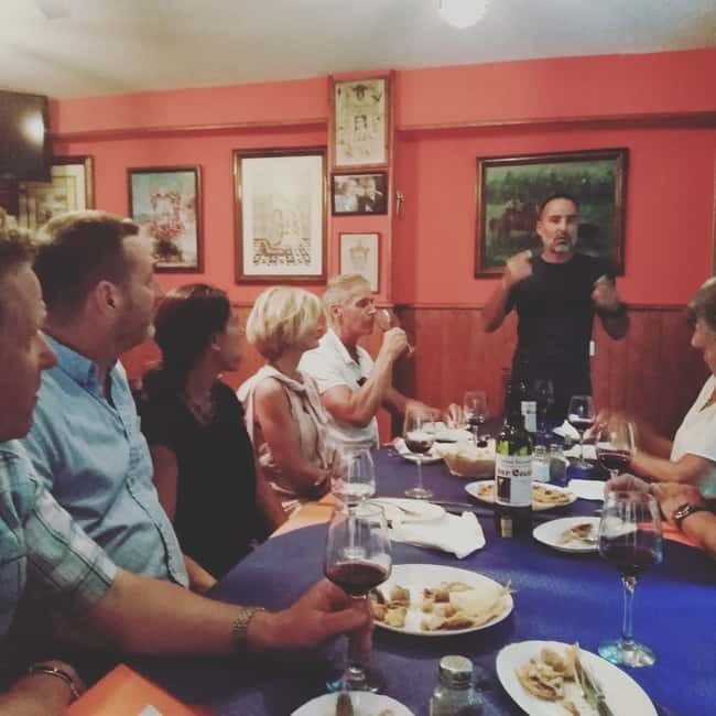 Marbella: Hidden Taverns, Tapas & Wine in the Old Town - Detailed Breakdown of the Itinerary
