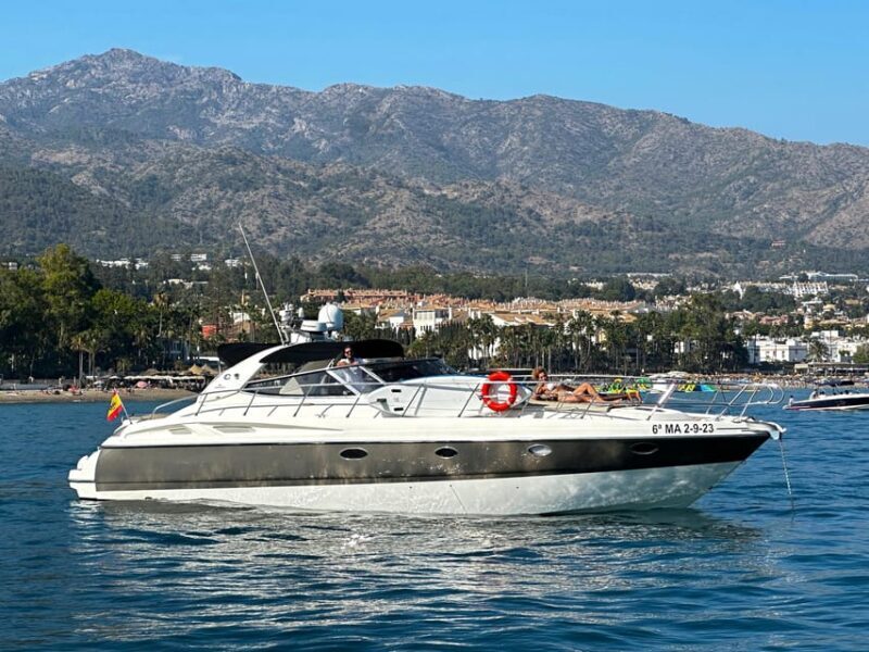 Marbella: Private Cruise in Luxury Yacht - Food, Drinks, and Water Activities