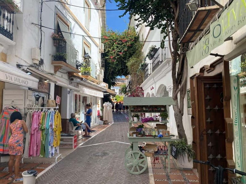 Marbella: Private premium eBike tour to Puerto Banus incl. cafe - The Café Stop and the Vibe of Puerto Banús