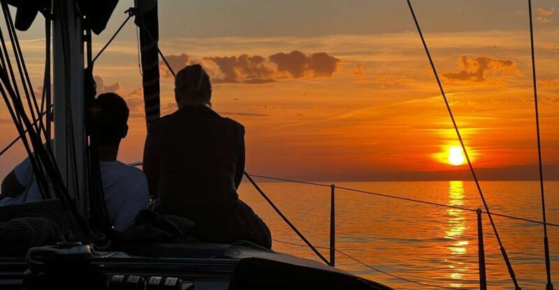 Marbella: Sunset Sailing Trip with Drinks and Snacks - The Crew: Friendly, Knowledgeable, and Fun