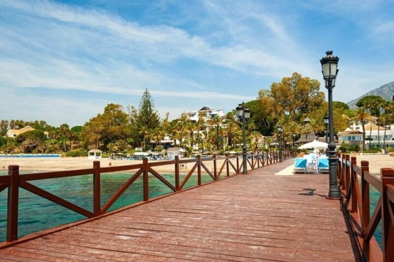 Marbella : Walking Custom Tour with a Local Guide - Why Choose This Tour?