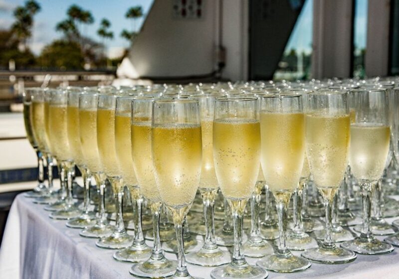 Marina Del Rey: Christmas Eve Buffet Brunch or Dinner Cruise - Practical Tips for a Great Experience
