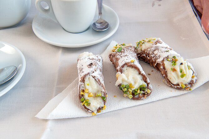 Market tour and lunch or dinner at a local's home in Siracusa - An In-Depth Look at the Syracuse Food Experience