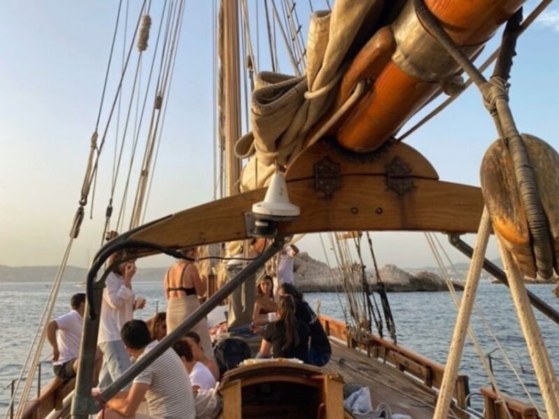 Marseille: Sunset Cruise Cocktail-Dinner in Frioul Islands - An In-Depth Look at the Experience