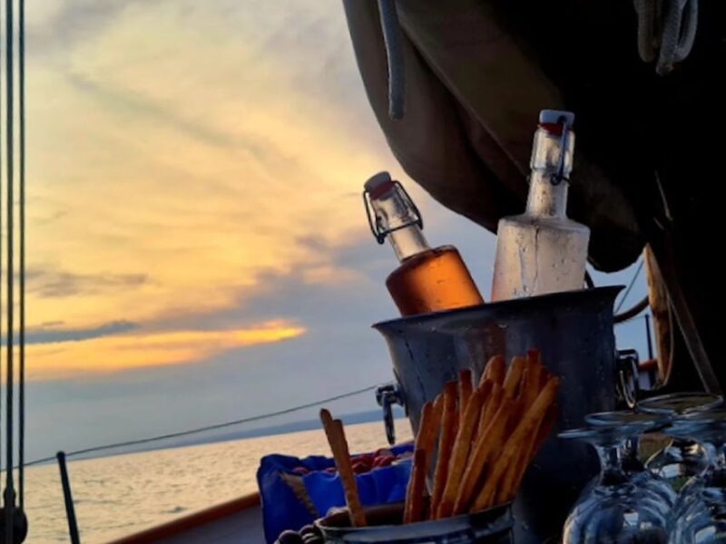 Marseille: Sunset Cruise Cocktail-Dinner in Frioul Islands - Authentic Guest Feedback