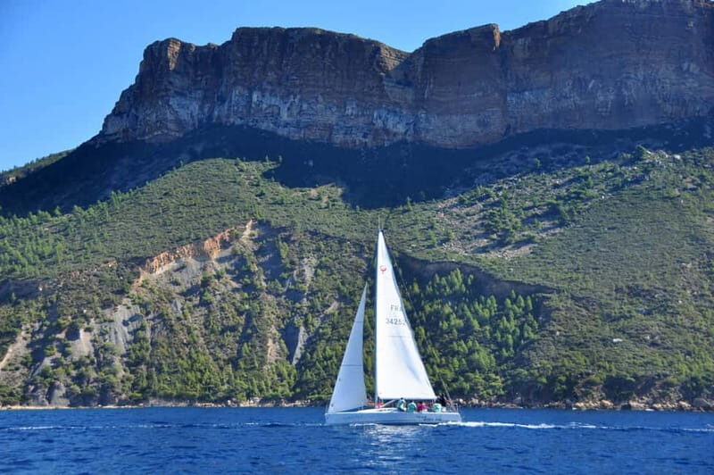 Marseilles: Private Sailing Trip of the Frioul Islands - Setting Off from Marseille
