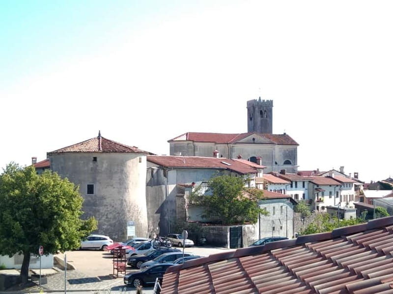 martno: Village Walking Tour with Local Guide - Exploring Martno with a Local Guide