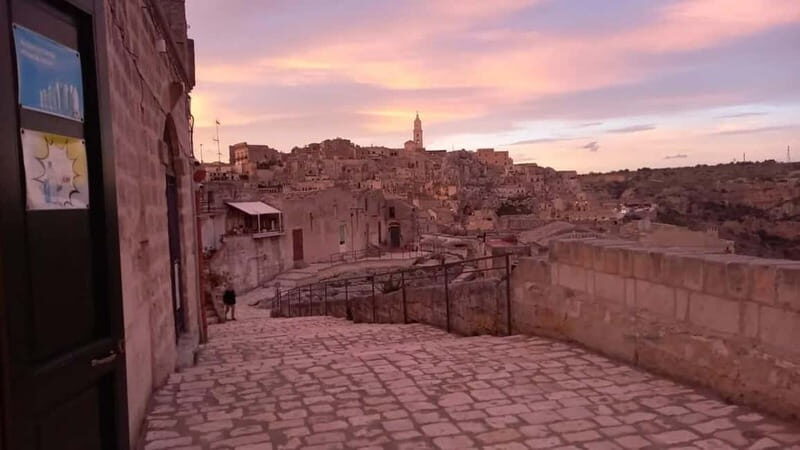 Matera by Night lingua italiana.Casa Grotta e Chiesa incluse - Key Points