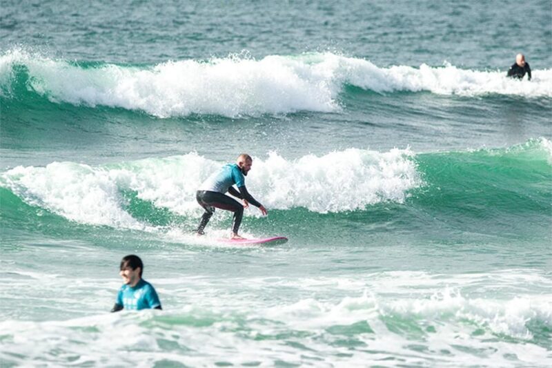 Matosinhos: Best surf Lesson with all equipment - FAQ