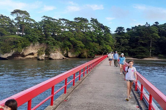 Matsushima Bay, Islands and Seafood Market day tour from Tokyo - Authenticity and Unique Experiences