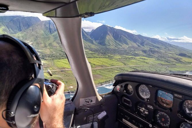 Maui Circle Island-PRIVATE-Air Tour for 2-5: Waterfalls & Lava! - Who Will Love This Tour?