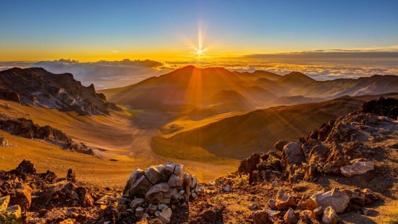 Maui: Haleakala Sunset and Stargazing Tour with Dinner - Climbing to the Summit