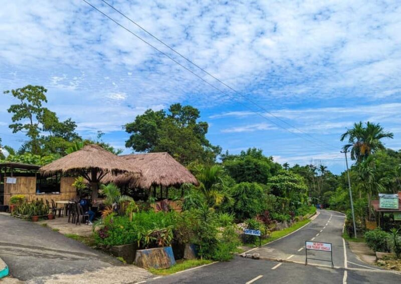 Mawlynnong: Guided Day Trip from Shillong with Hotel Pickup - Starting with Hotel Pickup and Scenic Drive