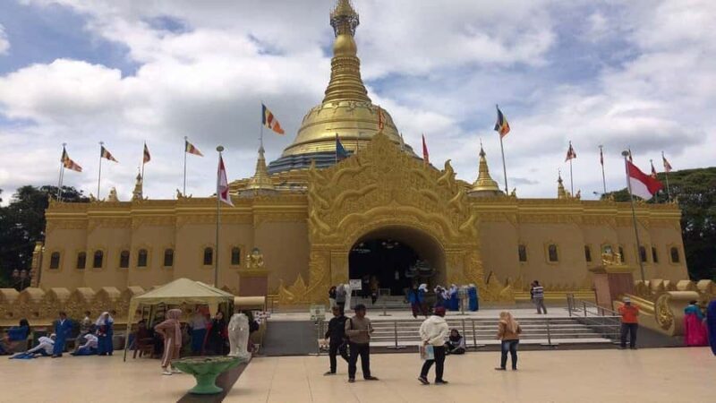 Medan: Berastagi Full-Day Trip with Lunch - Key Points