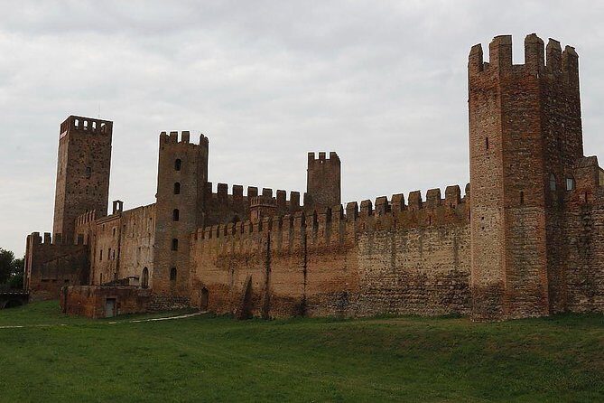 Medieval castles walled towns, Renaissance villas, ceramic, south Euganean Hills - Key Points
